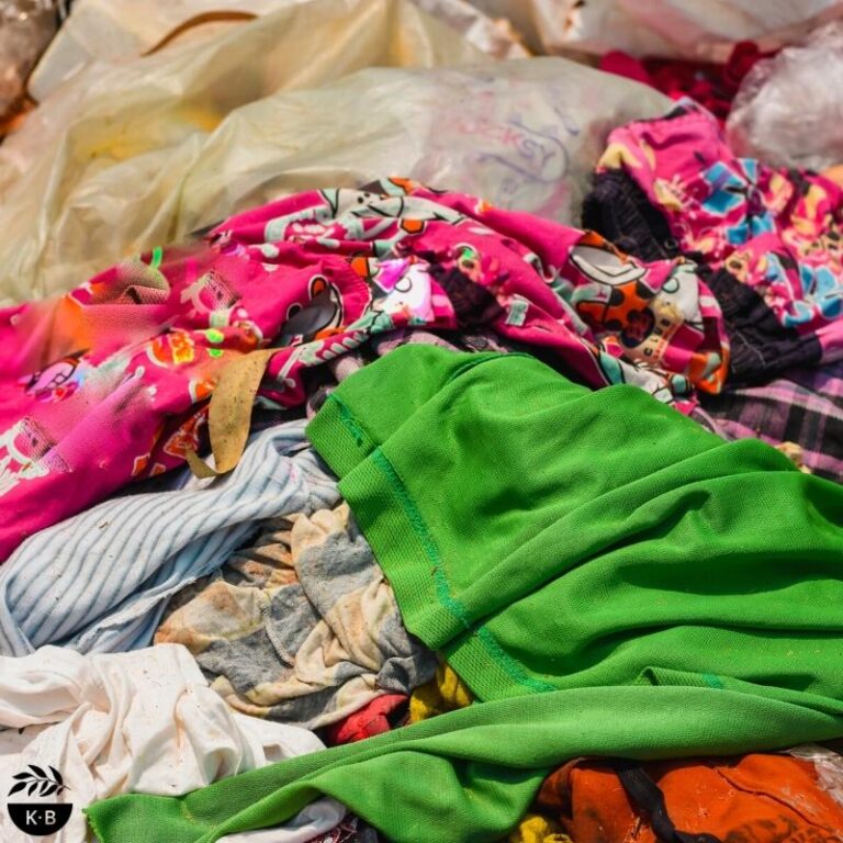 Clothing waste | Krissy Ballinger - Naturally Inspired